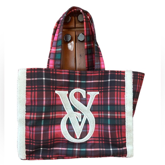Victoria's Secret | Bags | Victorias Secret Vs Limited Edition 222 ...